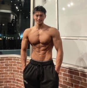 【ラウンドボーイ】アキラ・マッスルとは何者？画像やwiki経歴とは？ | fumido